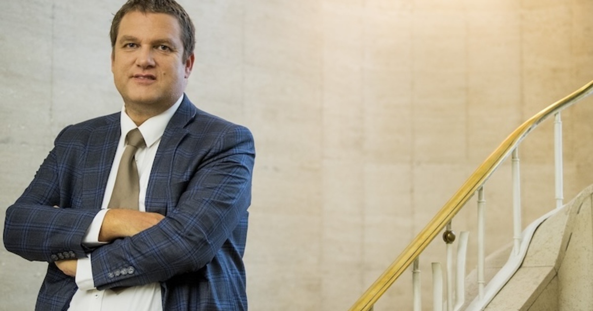 Ivan Van de Cloot: “Het model van de ziekenfondsen is economisch niet ...