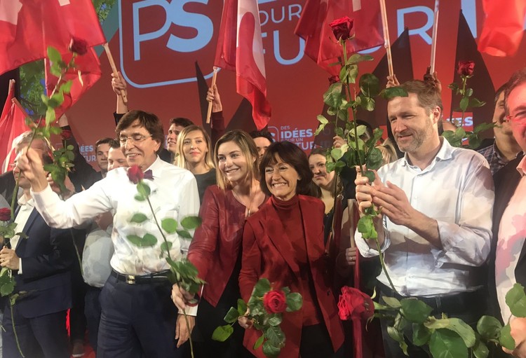 Le PS adopte 170 engagements pour un "futur idéal" et ratifie son ...