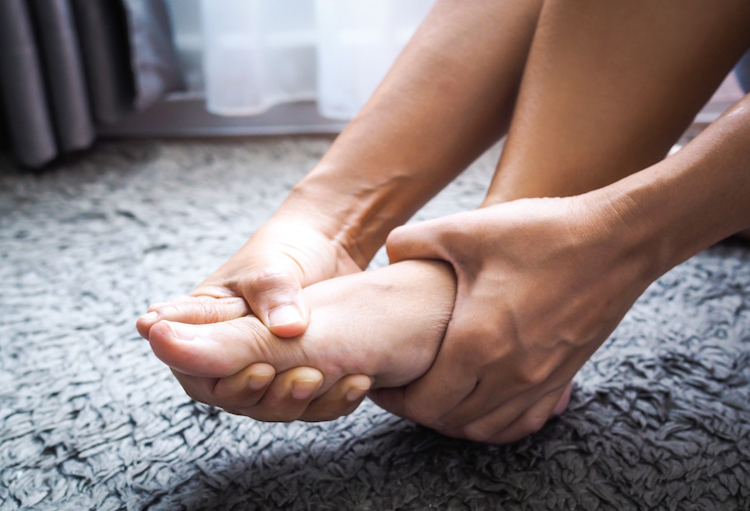 Pijnlijke knobbels aan de voetzool - Ortho-Rhumato