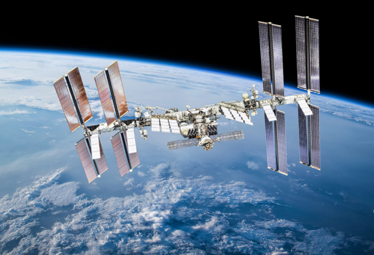 Sojoez-draagraket gelanceerd die Russische filmploeg naar ruimtestation ...