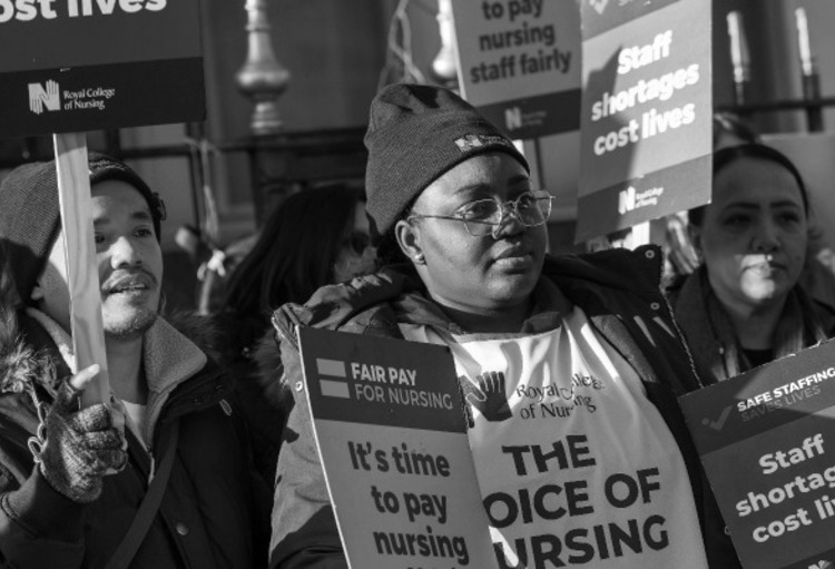 Britse verpleegkundigen kunnen staken tot Kerstmis - De Specialist