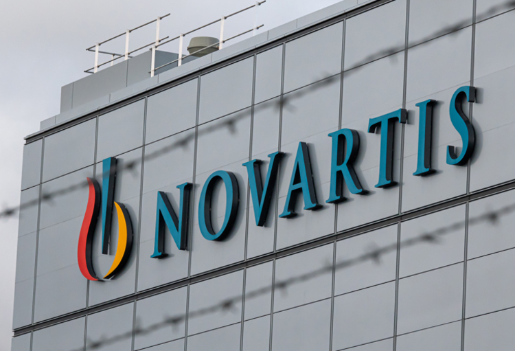 Novartis meldt succes bij test behandeling tegen covid-19 - De Specialist
