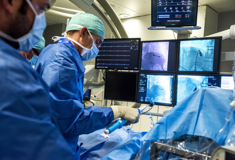 Un premier Belge reçoit un nouveau mini-pacemaker, adapté à la majorité ...