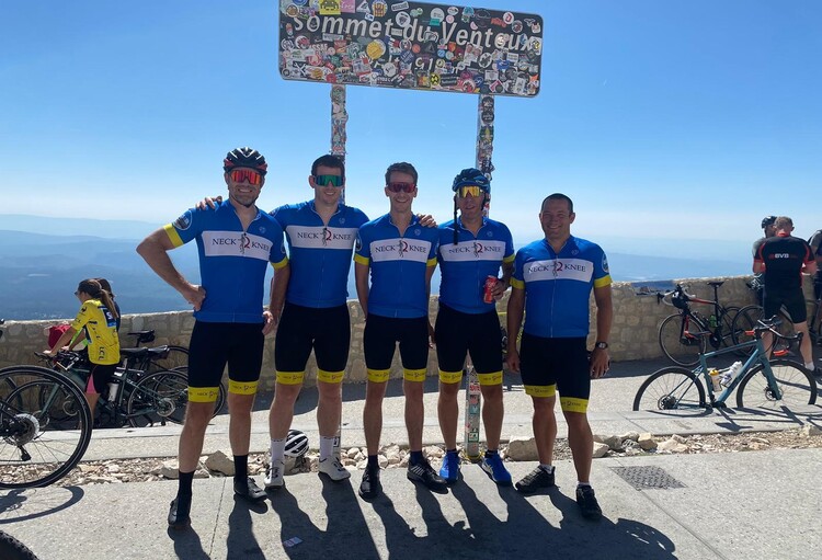 Artsen en verpleegkundigen AZ Alma fietsen naar Mont Ventoux voor KOTK ...