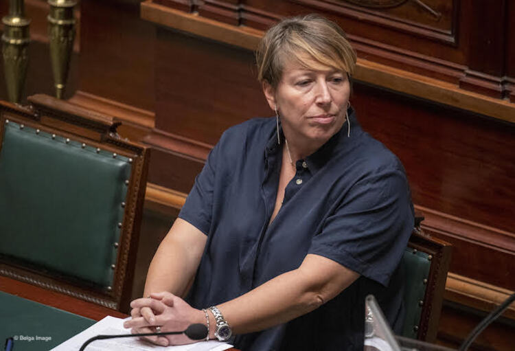 Caroline Gennez, de nieuwe Vlaamse welzijnsminister (portret) - Medi-Sfeer