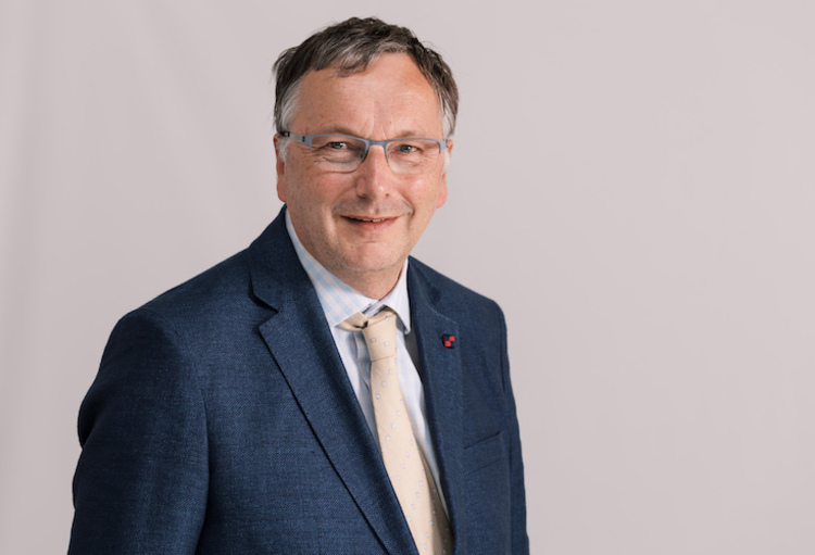 Pascal Pierre cède ses fonctions de Directeur général aux Affaires ...