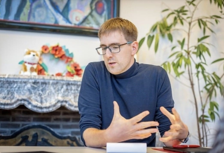 Tim Joye nommé président de Médecine pour le Peuple - Le Spécialiste